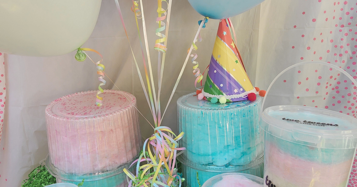 Two Tweens Candy Floss – Cakes, Buckets & Party Favors